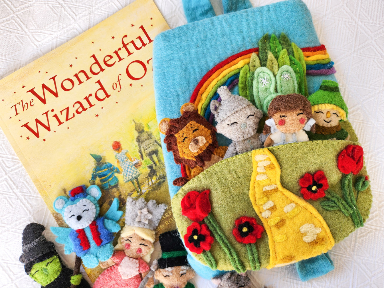 The Wizard of Oz - Yellow Brick Road Playbag & Finger Puppet Set ...